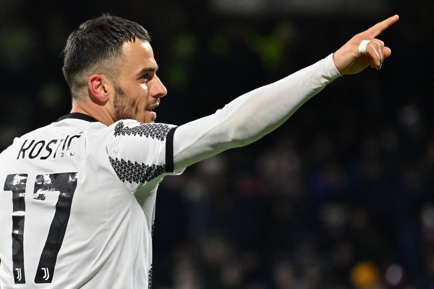 Kostić zvanično u Turskoj, Fenerbahče ga doveo iz Juventusa