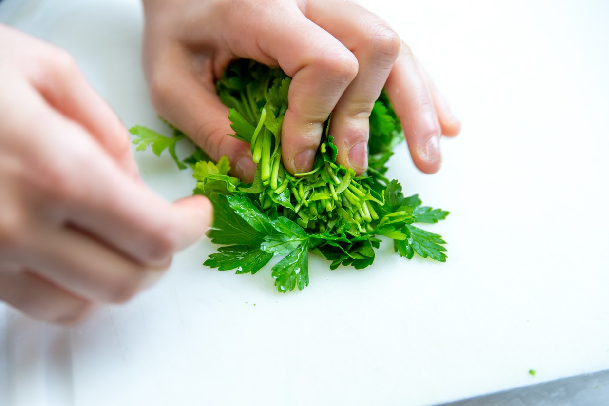 Peršun je upravo proglašen za najotrovniju biljku 2023. - kako i zašto?