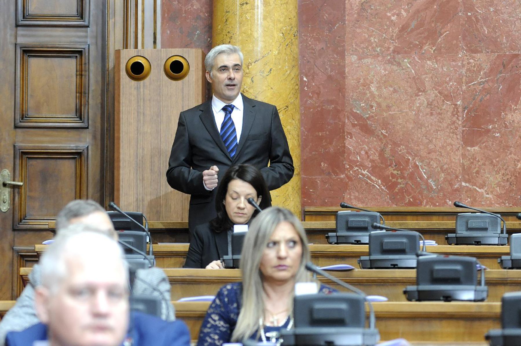 Napadnuti poslanik otkriva detalje: Pozvao je nekoga, a za nekoliko ...