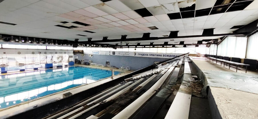 Delovi plafona se obrušavaju u zatvorenom bazenu SRC Banjica