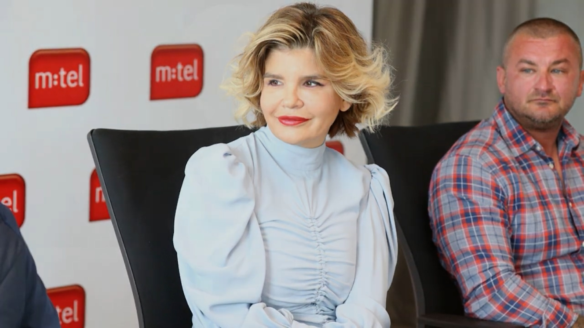 "Ima delova koji su preuzeti s Vikipedije, bukvalno kopi-pejst ...