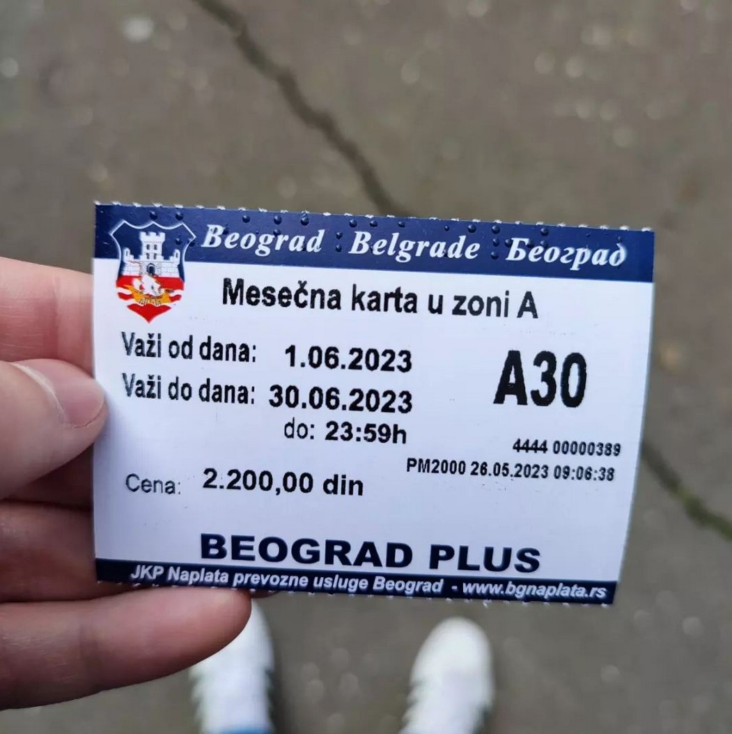 Konačno smo videli kako izgleda mesečna karta za bus - kao da su je ...