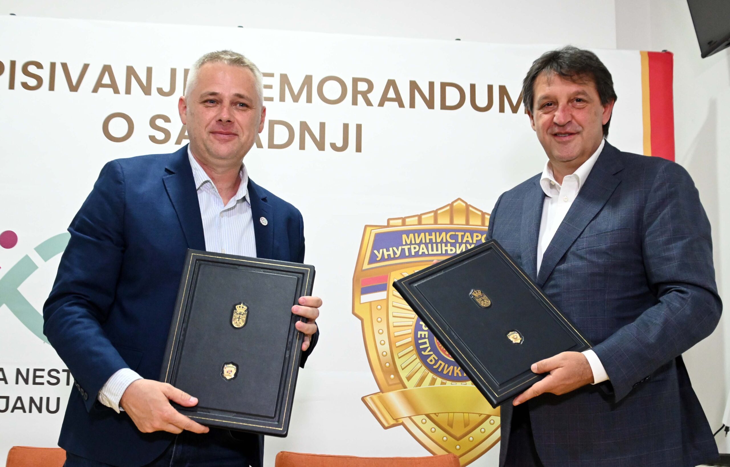 Ministar policije Gašić i Igor Jurić potpisali važan dokument o ...