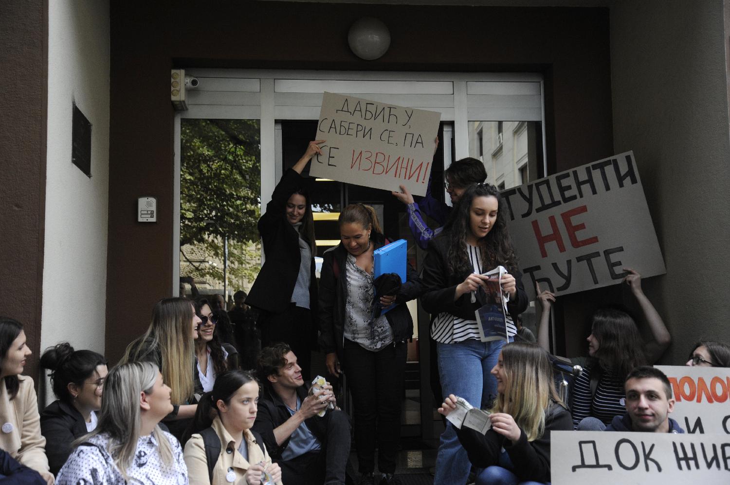 Protest studenata ispred ministarstva, traže da se državni sekretar izvini