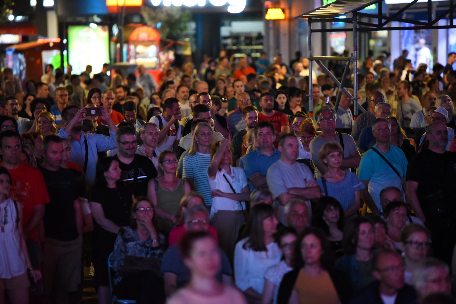 Big Bend oduševio Čačane: Više hiljada posetilaca uživalo u izvedbama ...
