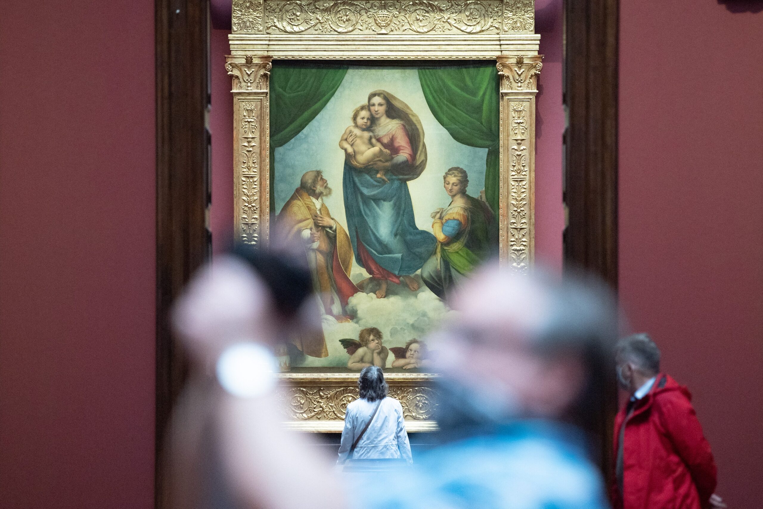 "Marija i Isus gledaju u budućnost sa strahom": Veza između Rafaelove ...