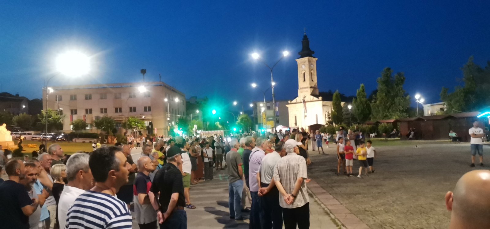 Protest u Gornjem Milanovcu: "Ljudi, stanite na gomilu, uhvatite lisicu ...