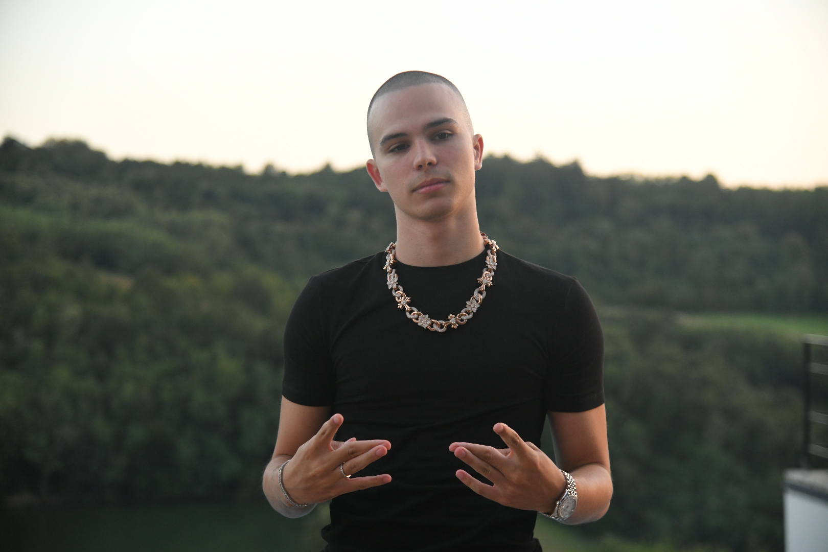 "Nije rano da zaprosim devojku, hoću da budem mlad tata": Vojaž ...