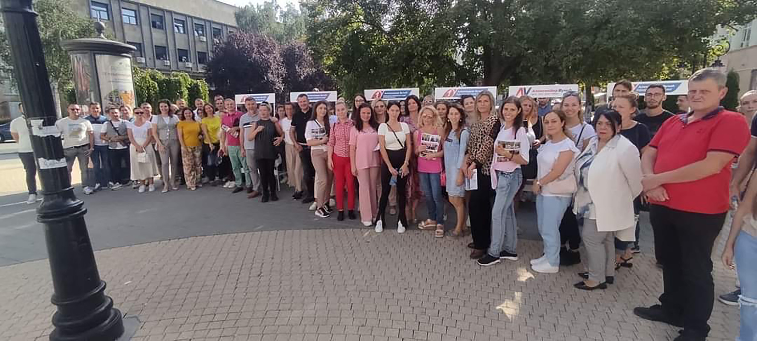 SSP: Zaštos su svi SNS funkcioneri iz Kruševca “dočekali” članove naše stranke na Trgu?