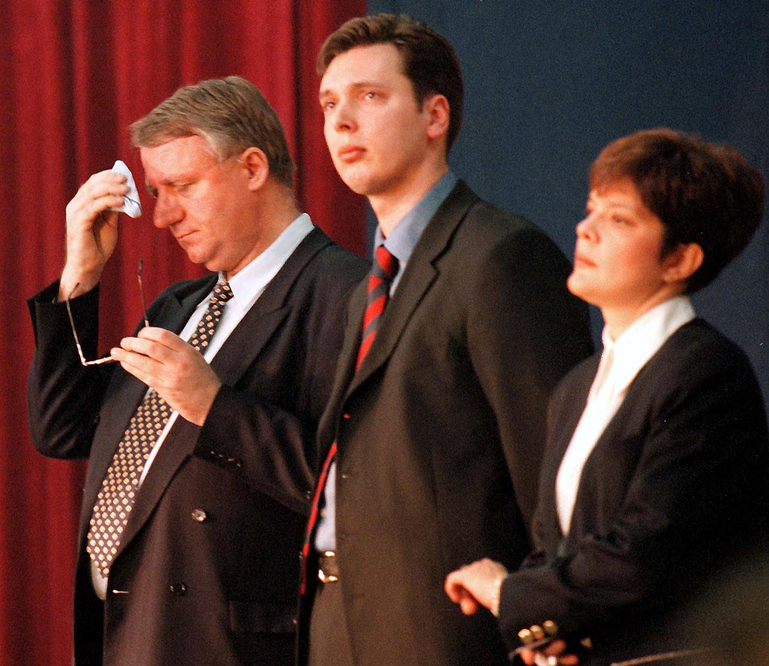 Duga senka 1999: Ratna godina kad je Vučić dobio stan i kad je razoren ...
