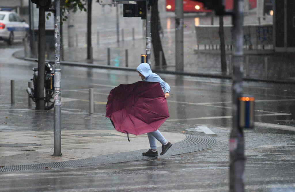 RHMZ upravo izdao najavu: U naredna dva sata pljuskovi sa grmljavinom u ovim delovima Srbije