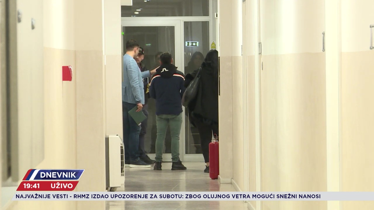 Vučić pokušao da ubedi novinare da nije naredio upad u prostorije "D ...