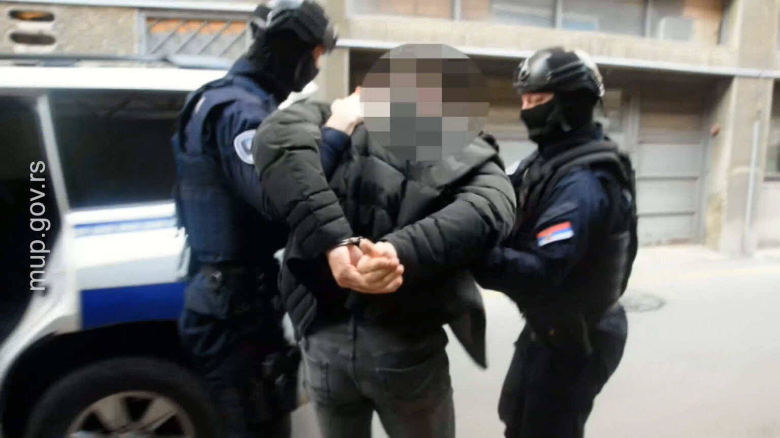 Hapšenje u Novom Sadu: Mladić izvršio nasilje u porodici, pa uhapšen u ...