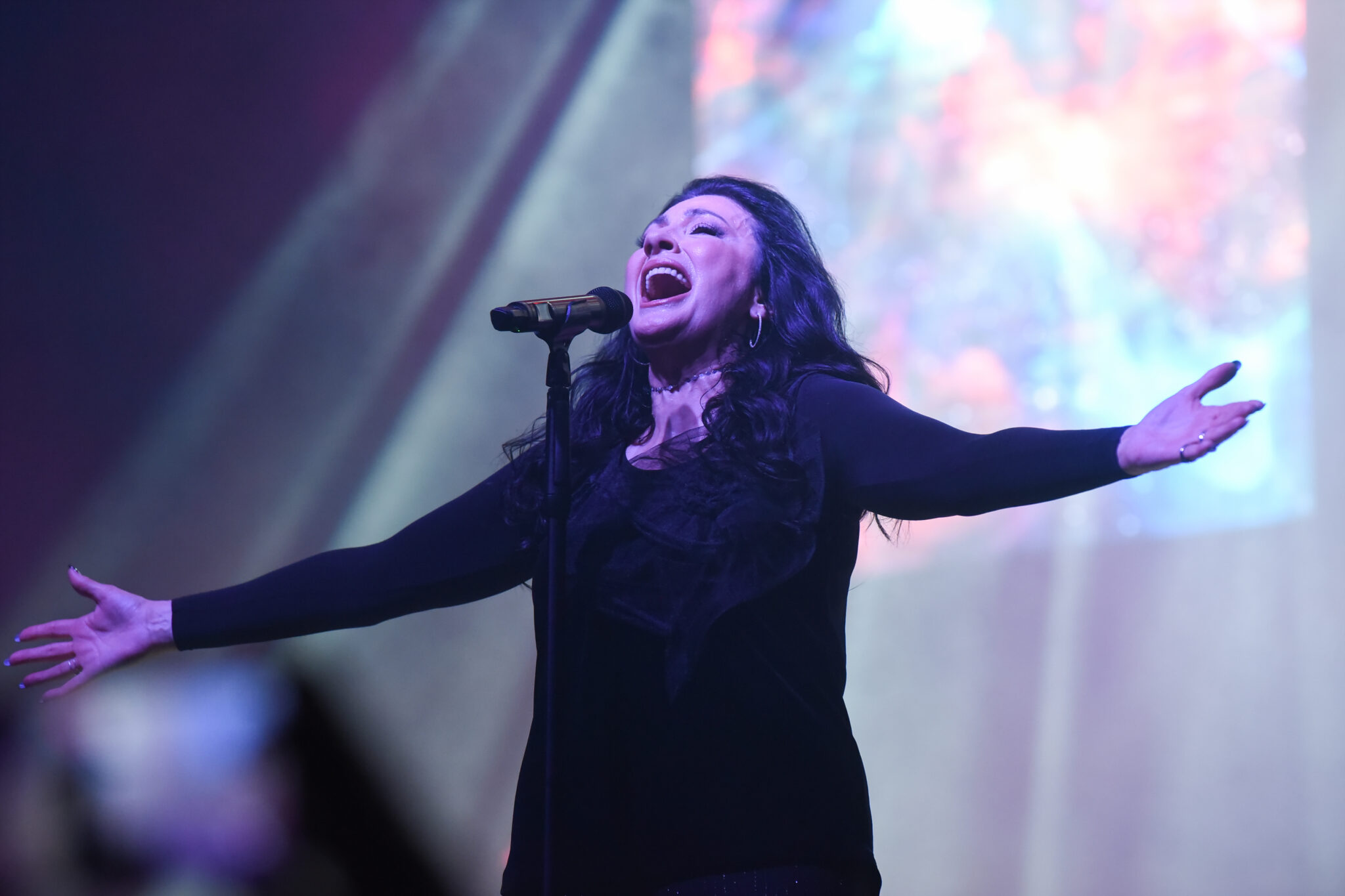 Kaliopi objavila novi album povodom jubilarnih 40 godina saradnje s ...