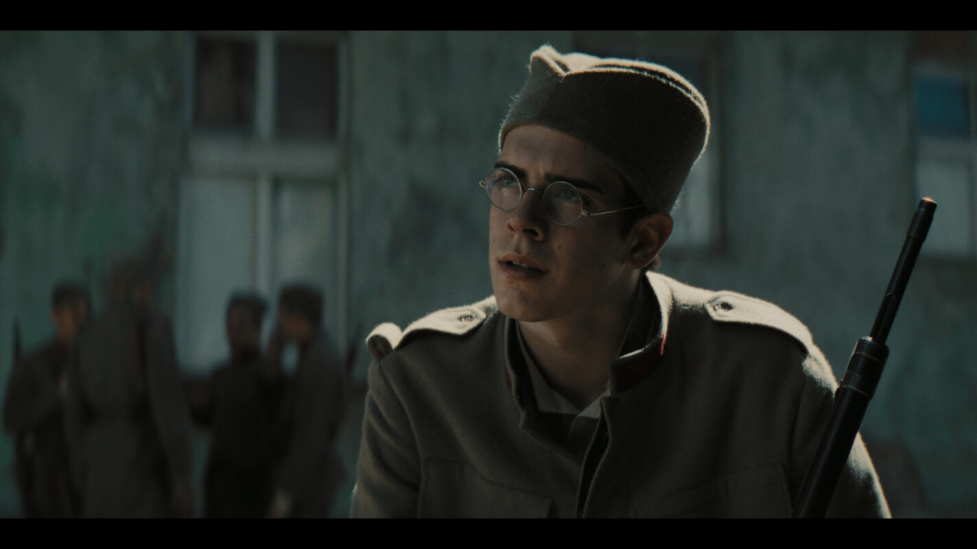 Ko je Andrej Nježić?