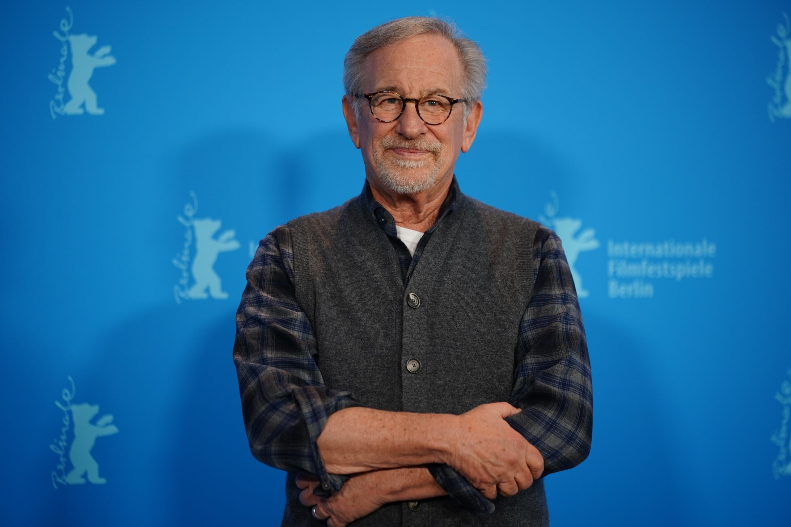 Stiven Spilberg: Skandiranje neonacista, teroristički napad, pucnjava u ...