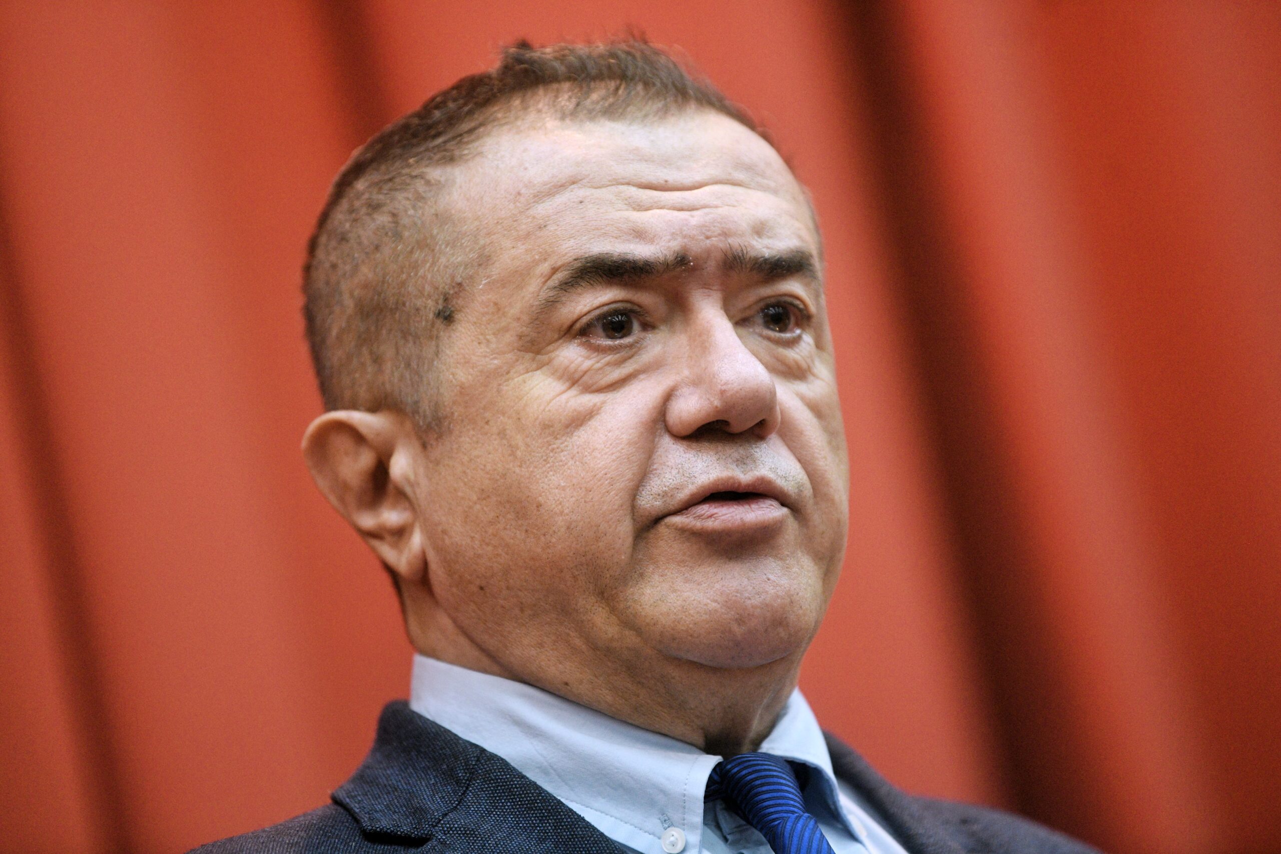 Da li je Pištalo podneo ostavku na mesto direktora Narodne biblioteke ...