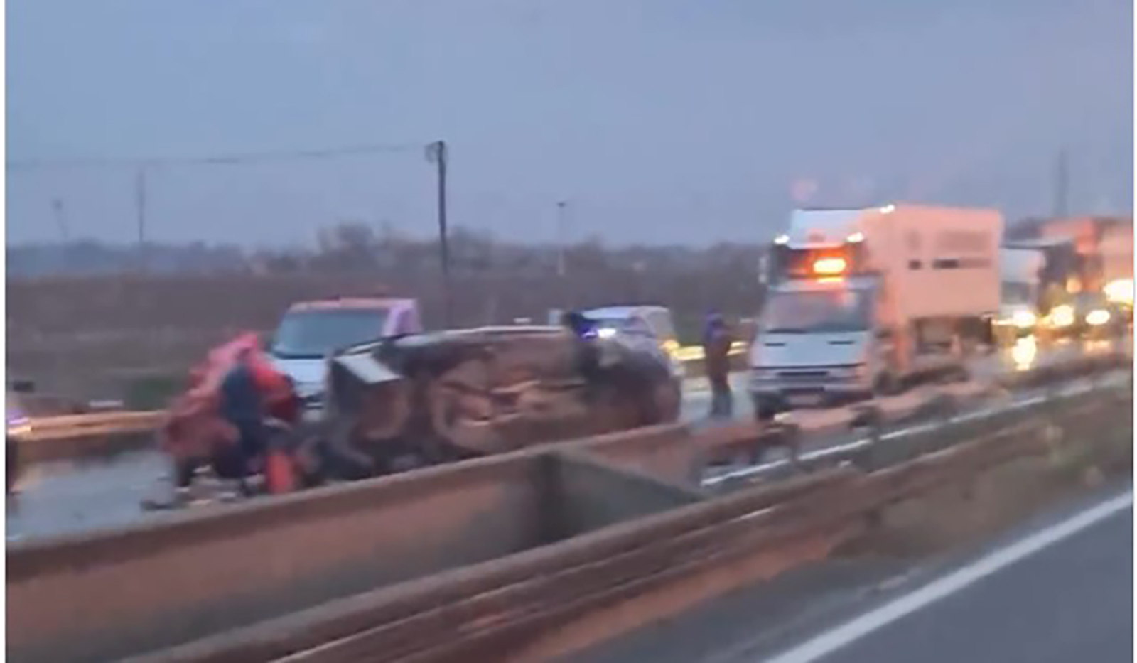 VIDEO Haos i zastoj na autoputu od Niša ka Beogradu: Teška saobraćajka kod Velike Plane, sve stoji
