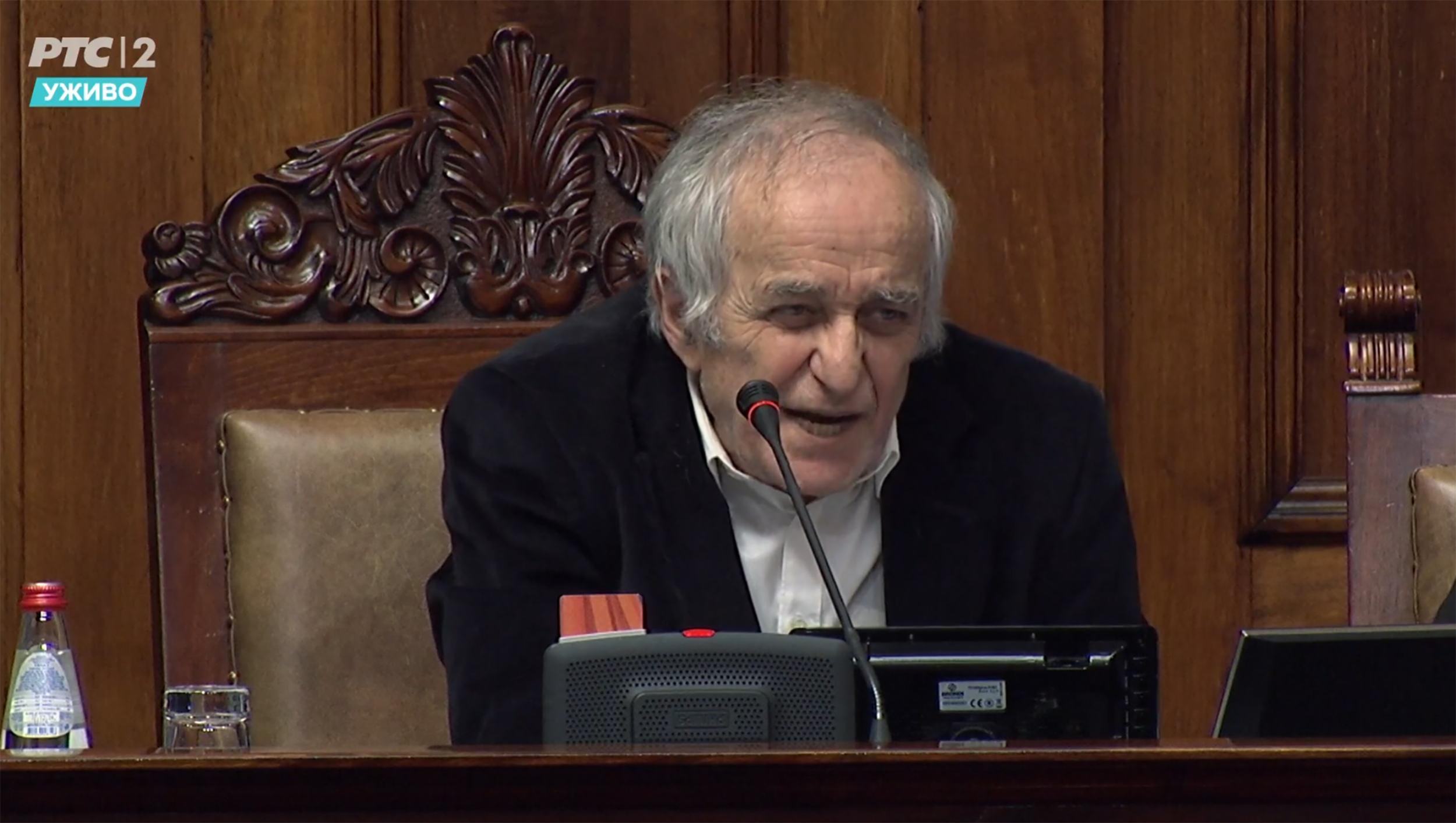 Stojan Radenović ne da opoziciji repliku u Skupštini i divi se Vučiću