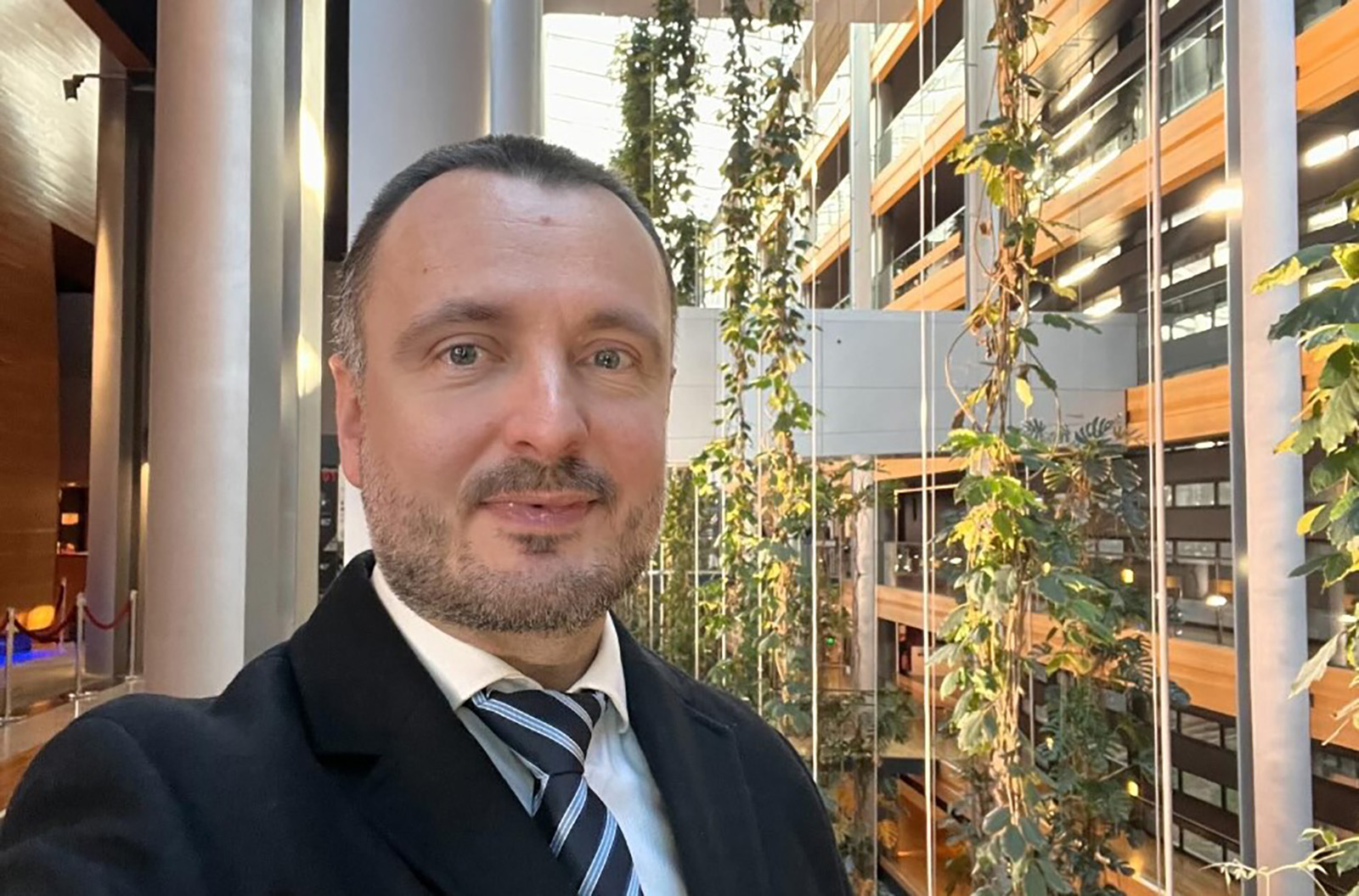 Ambasador Srbije u EU Danijel Apostolović predao akreditive Šarlu Mišelu