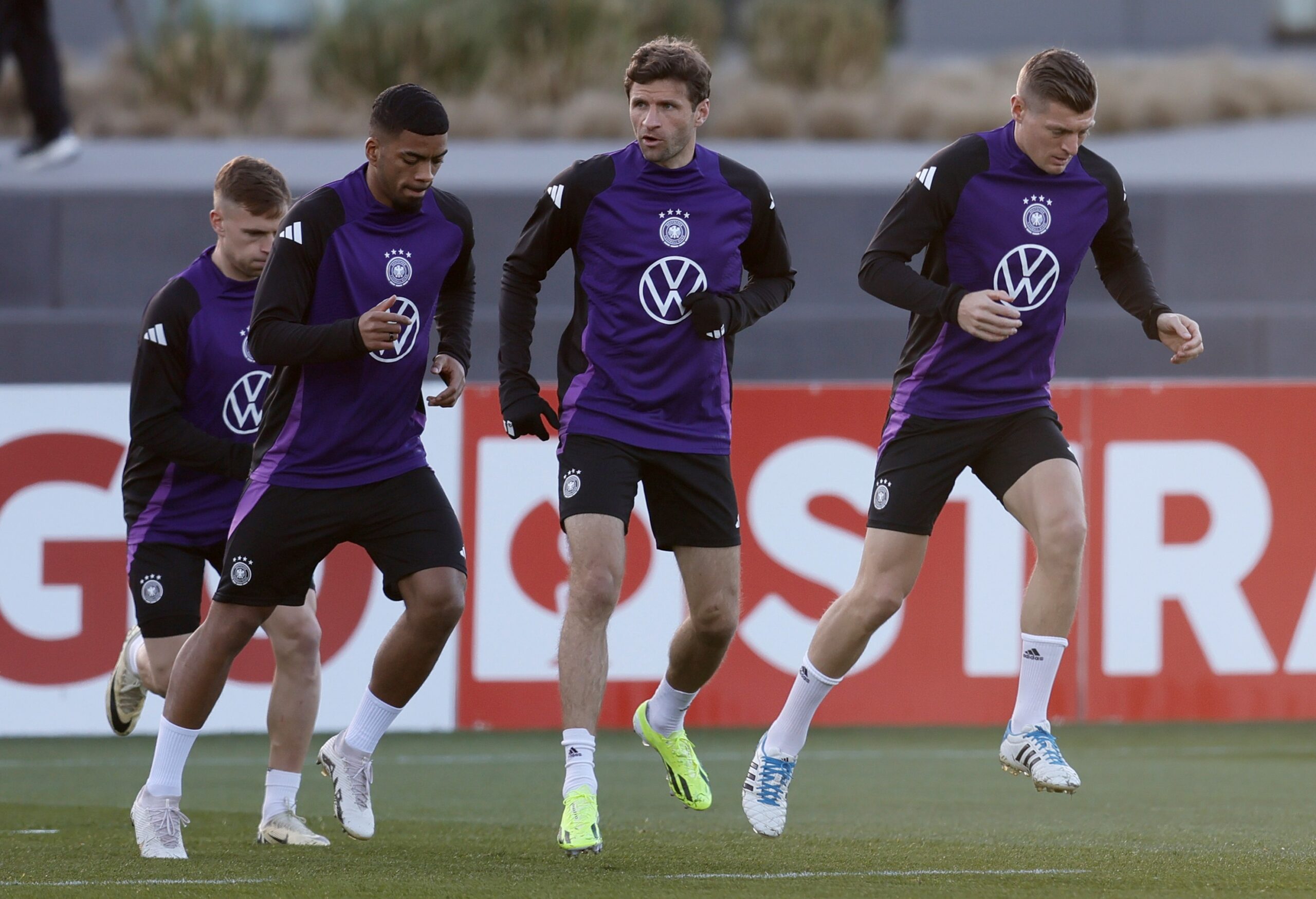 FOTO Nemci besni zbog dresa: Tvrde da je "nacistički", a nosiće ga na Evru