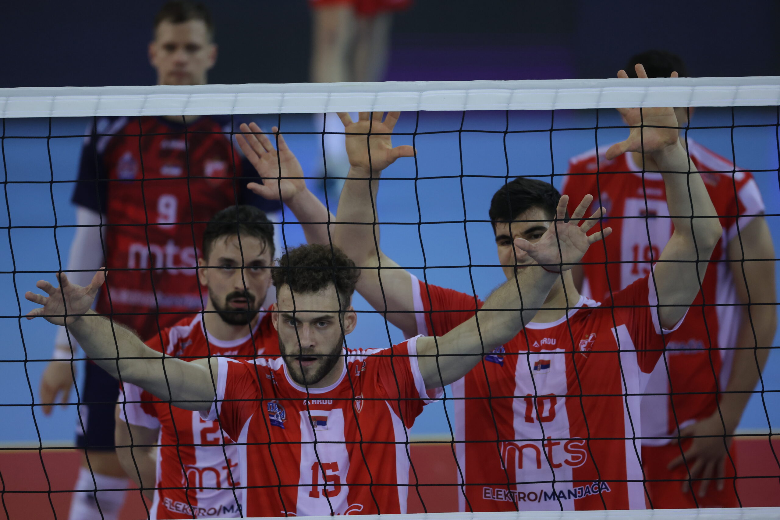 Zvezda na korak do titule, Duljaj gledao poraz Partizana