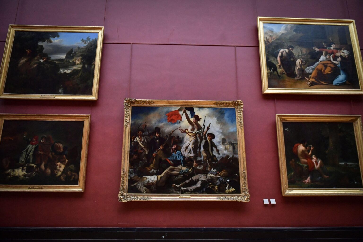 Čuvena slika "Sloboda vodi narod" vraćana u Luvr: Šest meseci ...