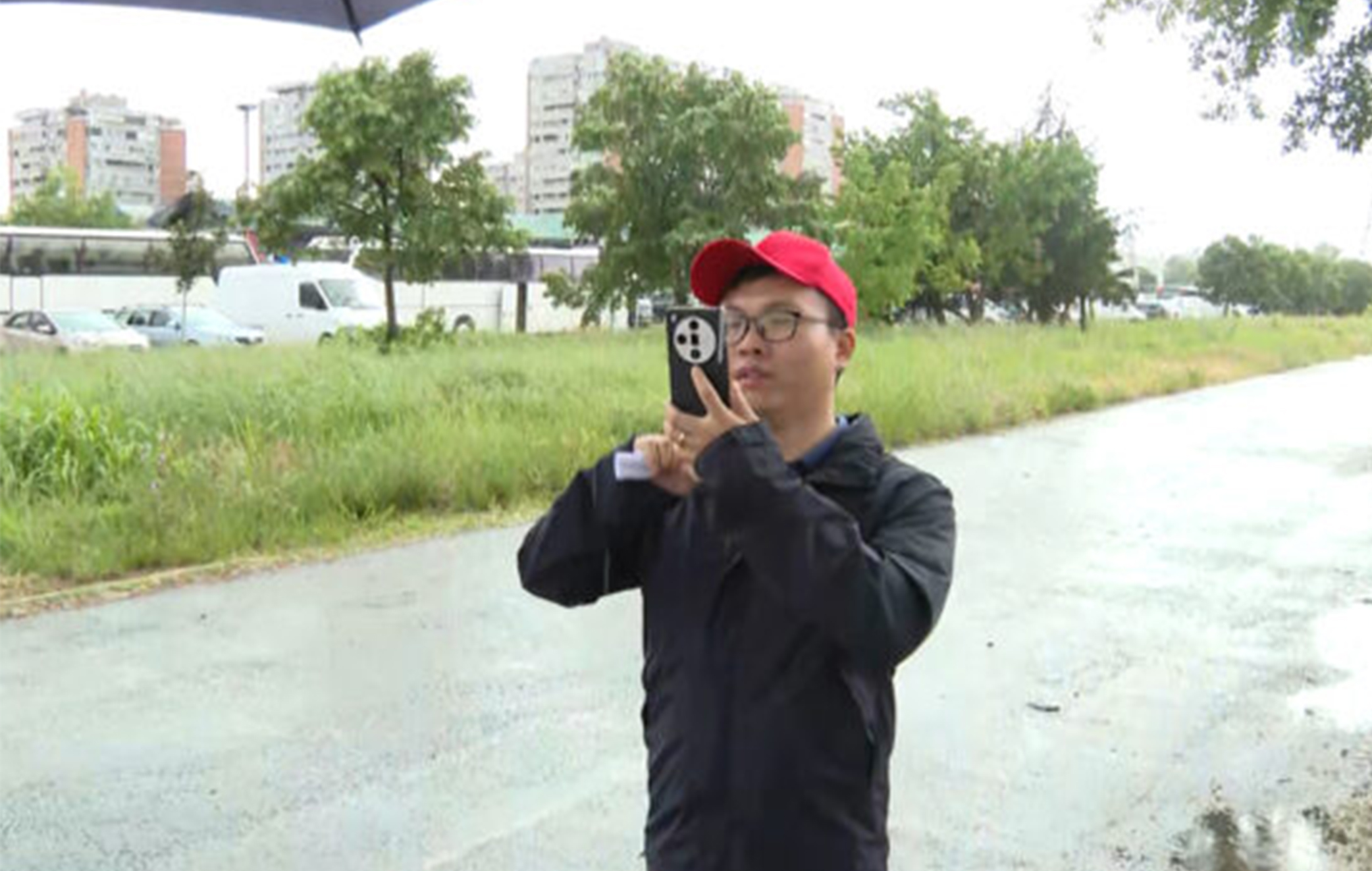 Kinez snimao ekipu N1 u bloku 70: Zanimalo ga ko su i šta traže u tom ...