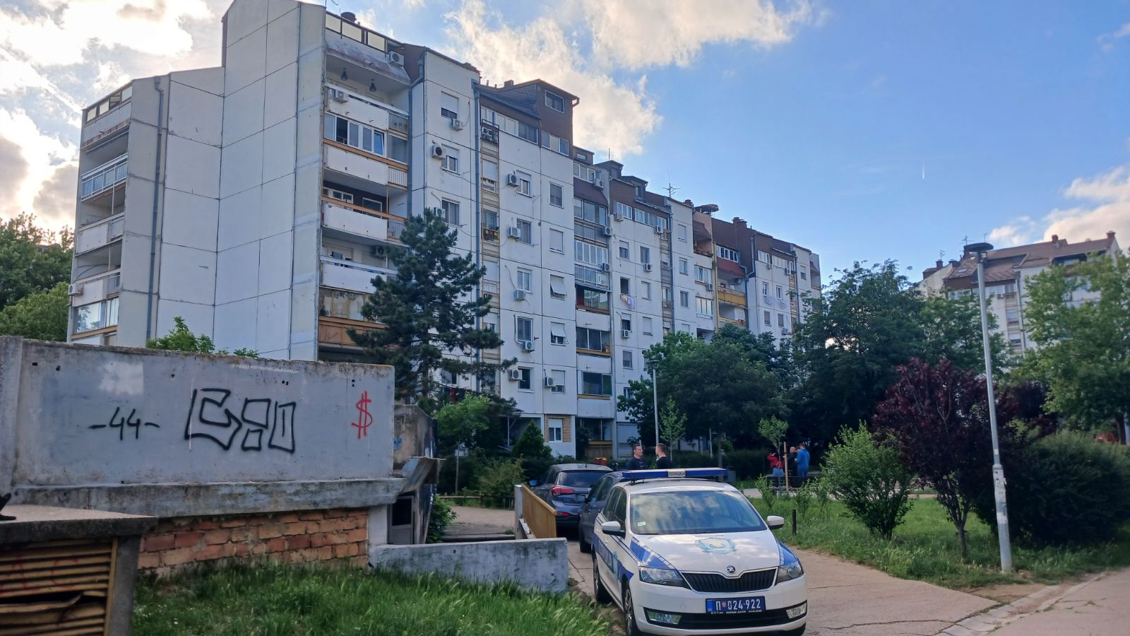 Užas na Novom Beogradu: Pronađena dva tela, sumnja se ubistvo i samoubistvo