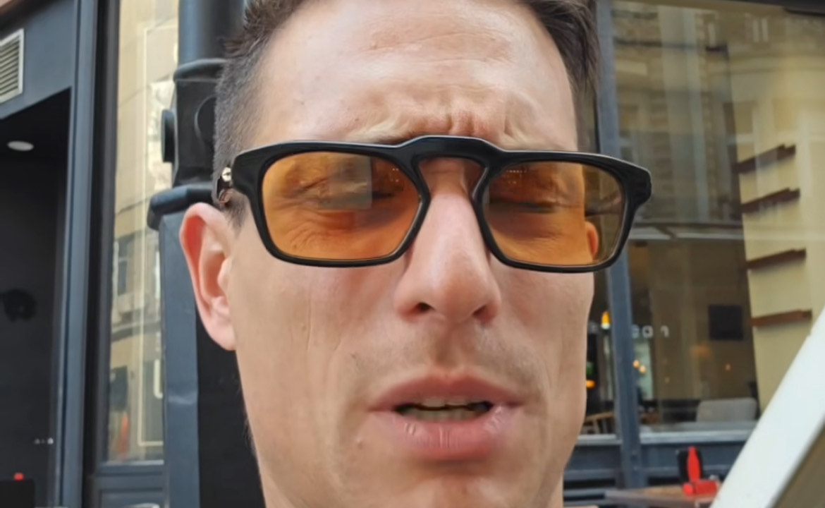 "Sada bukvalno ne vidim ništa": Naš seksi glumac se požalio na problem ...