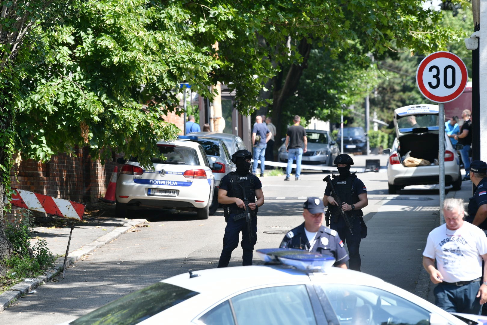 Saslušan I.D. osumnjičeni za udruživanje sa napadačem na žandarma, branio se ćutanjem, predložen ...