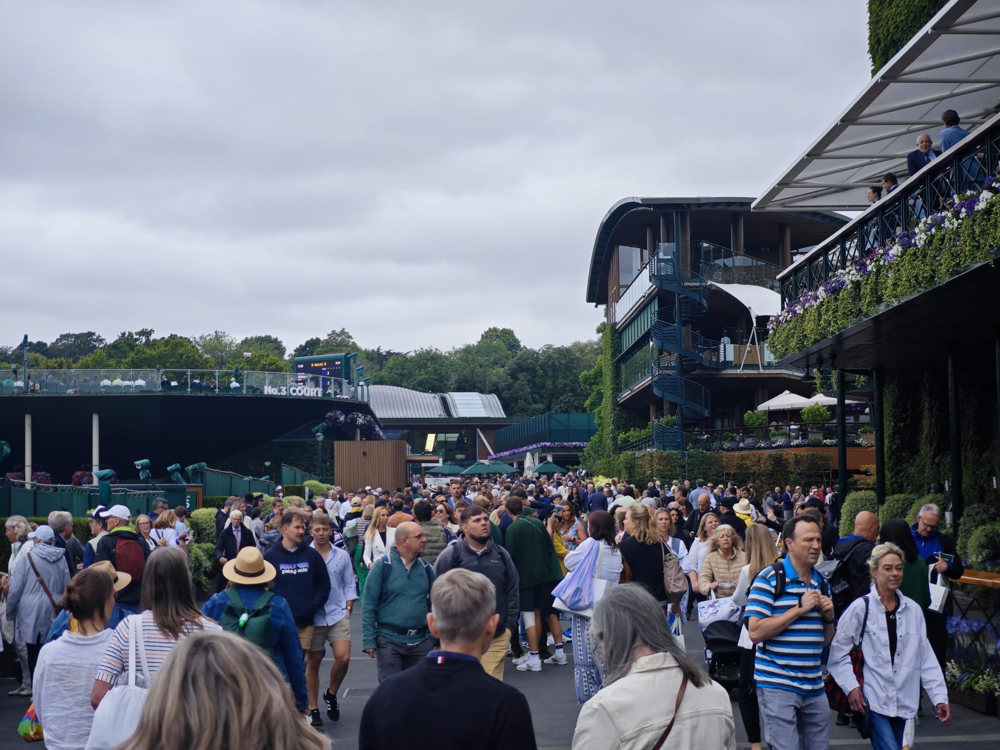 VIDEO Svi putevi vode na Vimbldon: Kolona duga dva kilometra, euforiju ...