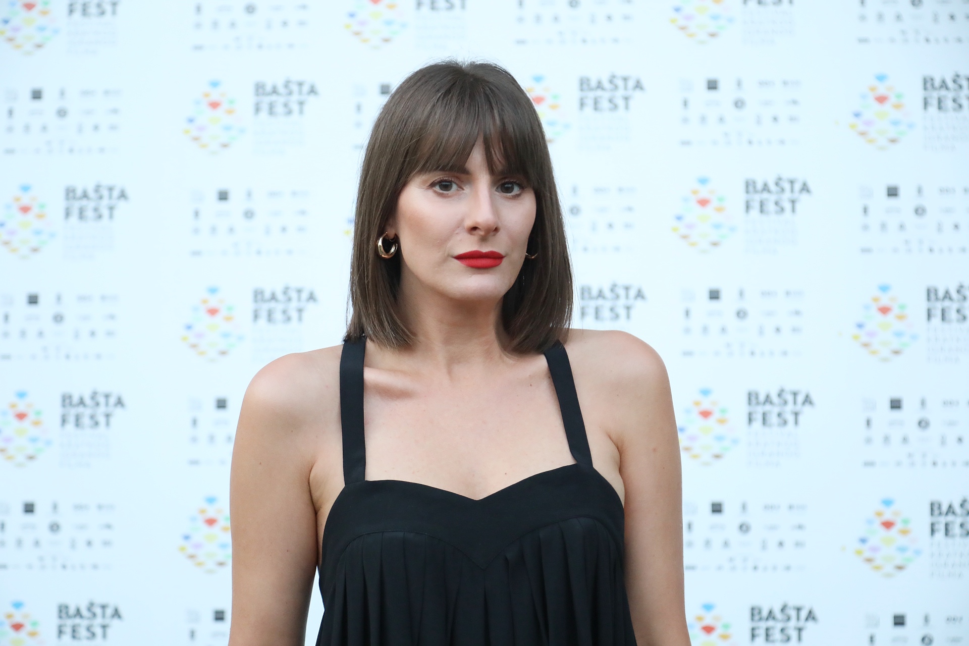 Hana Selimović za Nova.rs: Živimo u sistemu koji je kompletno nakaradan ...