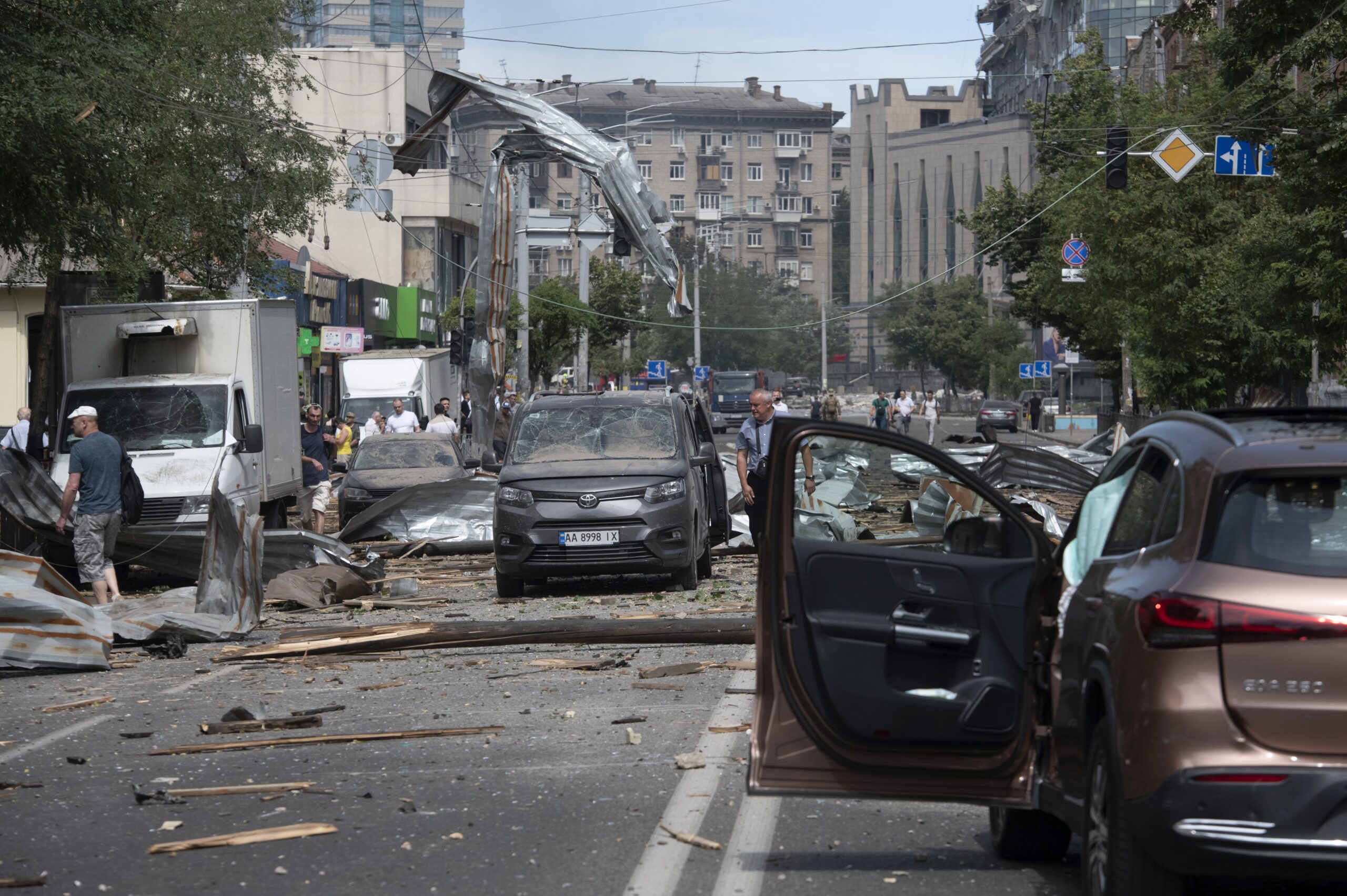 Kijev na meti snažnog napada ruskih dronova i raketa