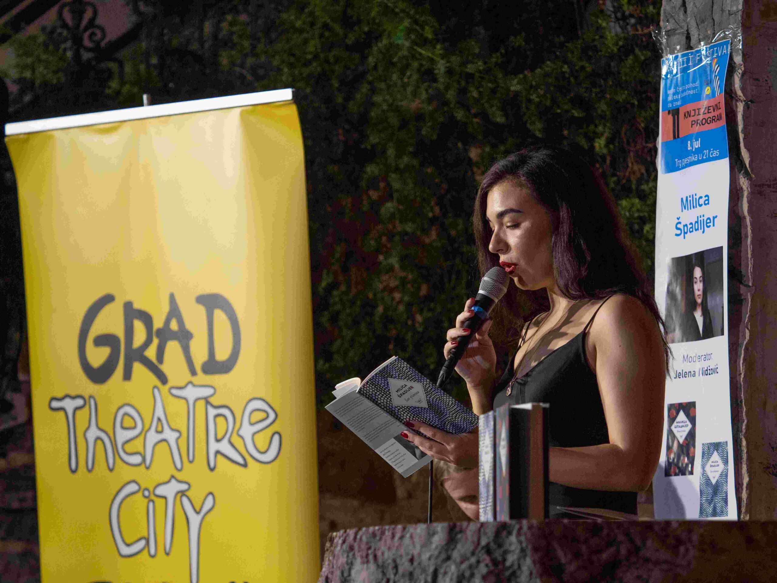 Pesnik mora da bude apsolutno iskren: Milica Špadijer predstavila svoju ...