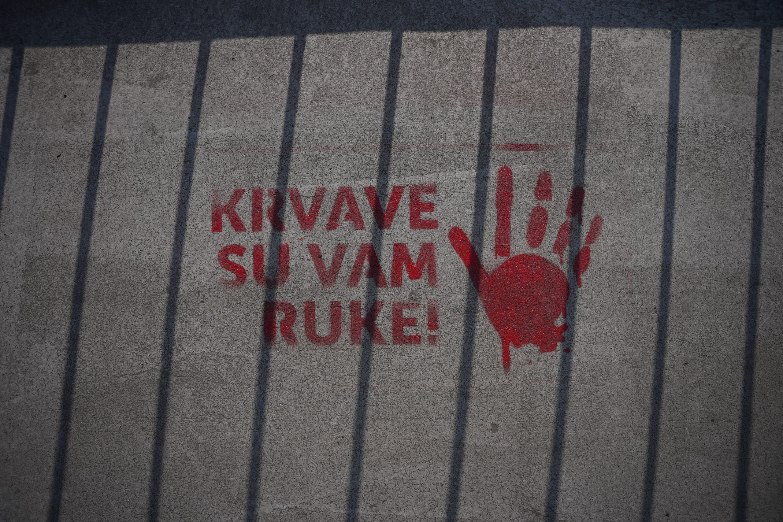 Krvave ruke kod zgrade suda u Novom Sadu