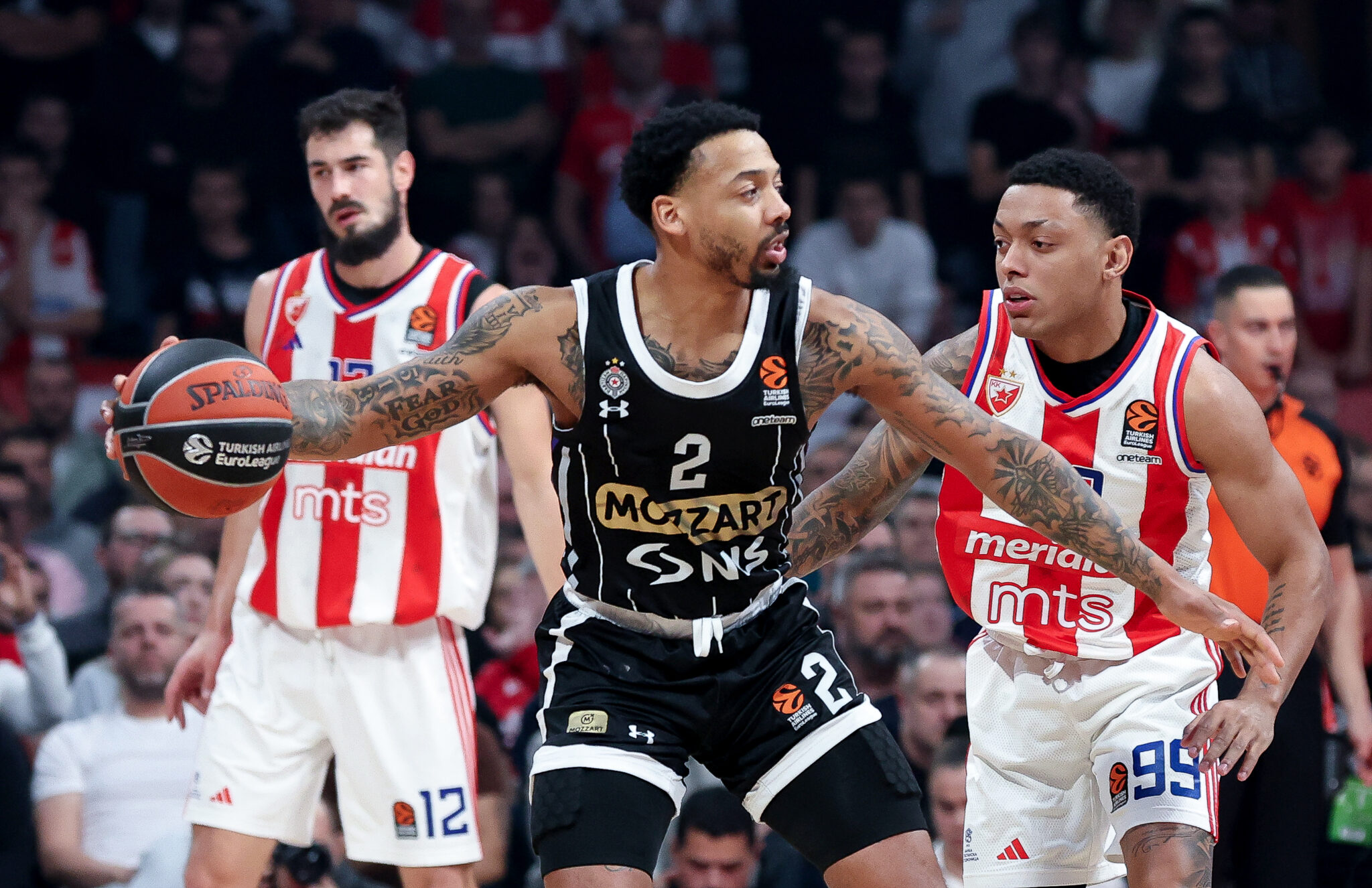 Tabela Evrolige, Zvezda i Partizan ispod mesta za plej-in