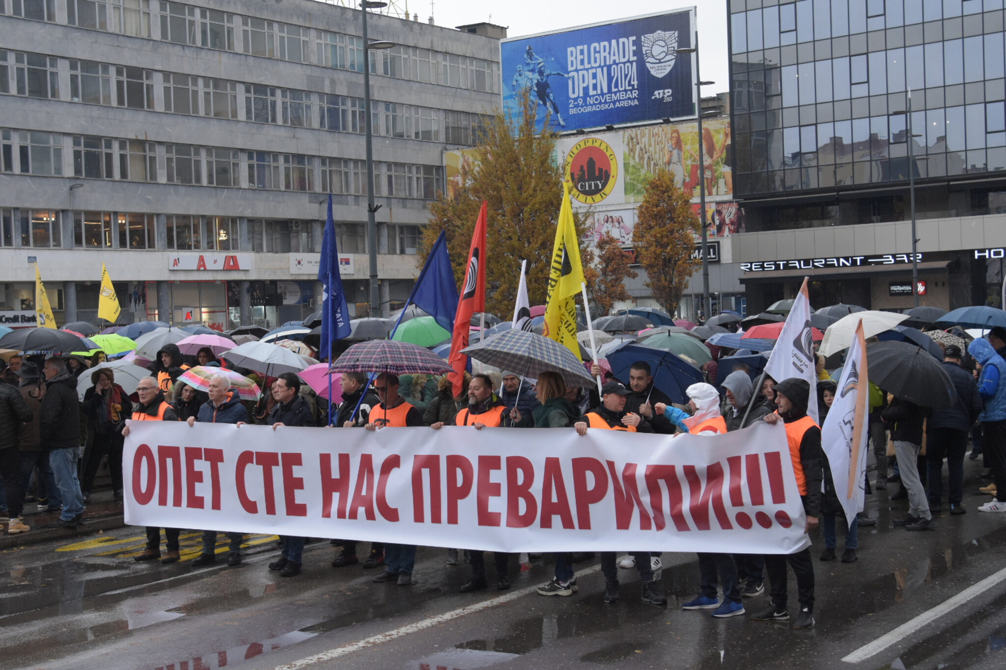 Taksista isključen iz udruženja zbog incidenta na 'Zastani Srbijo'