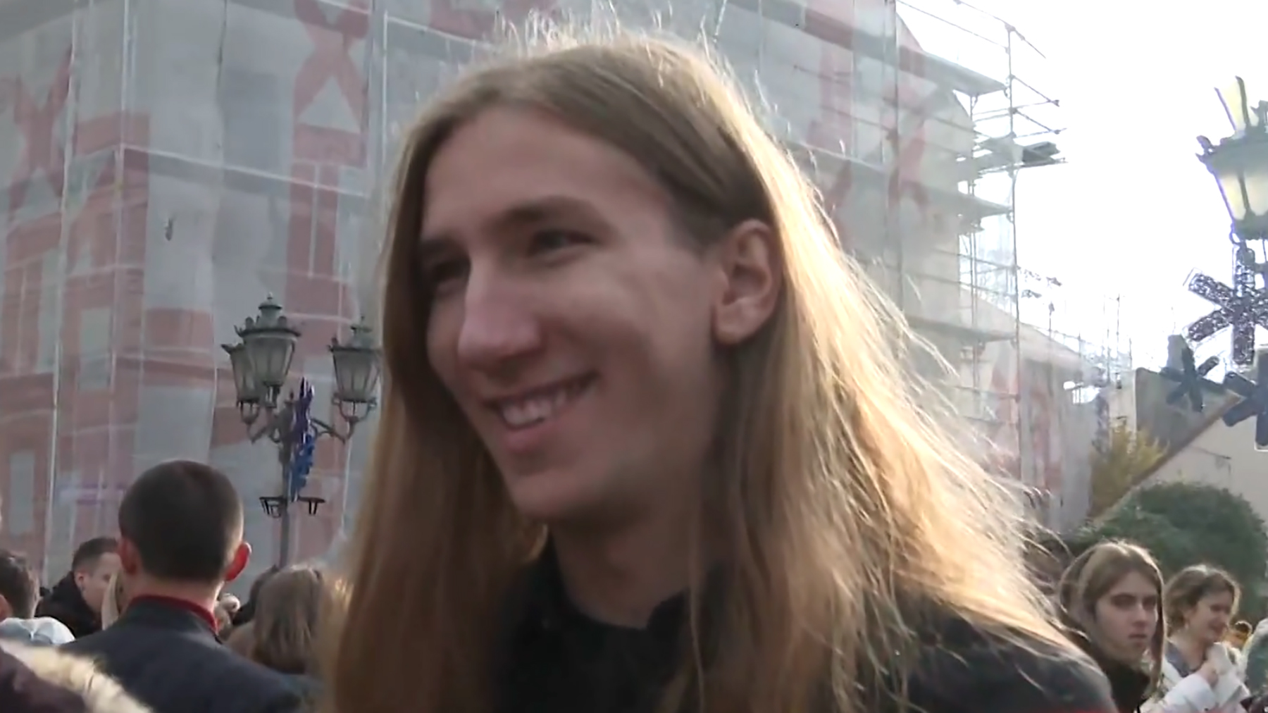 Ko je bivši učenik Jovine gimnazije koji je održao potresan govor