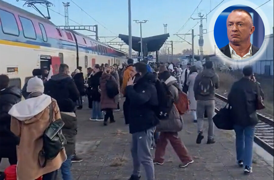 Pajtić iz zaustavljenog voza u Staroj Pazovi: Ovo je namerno