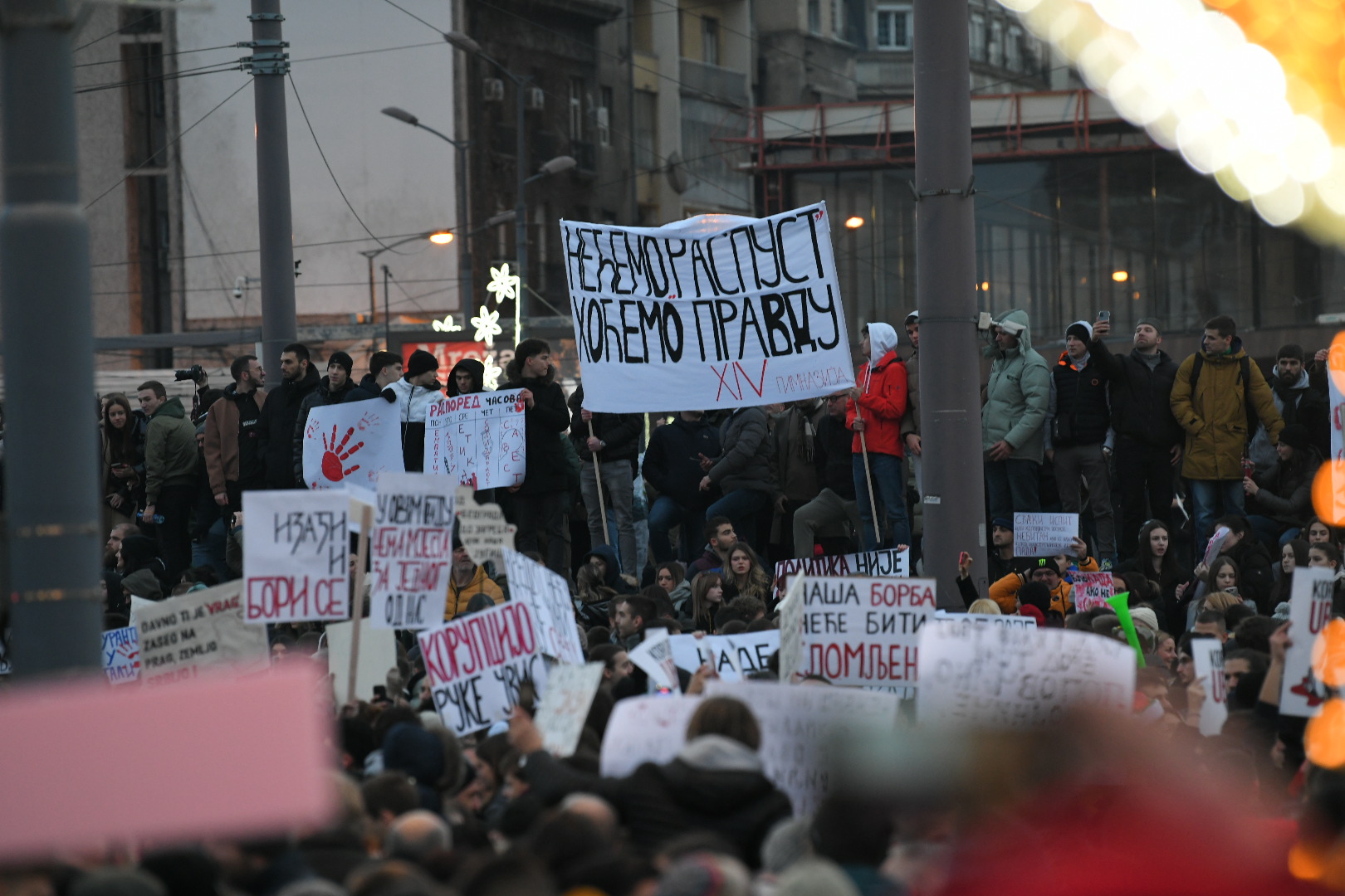 Najbolji transparenti s protesta na Slaviji