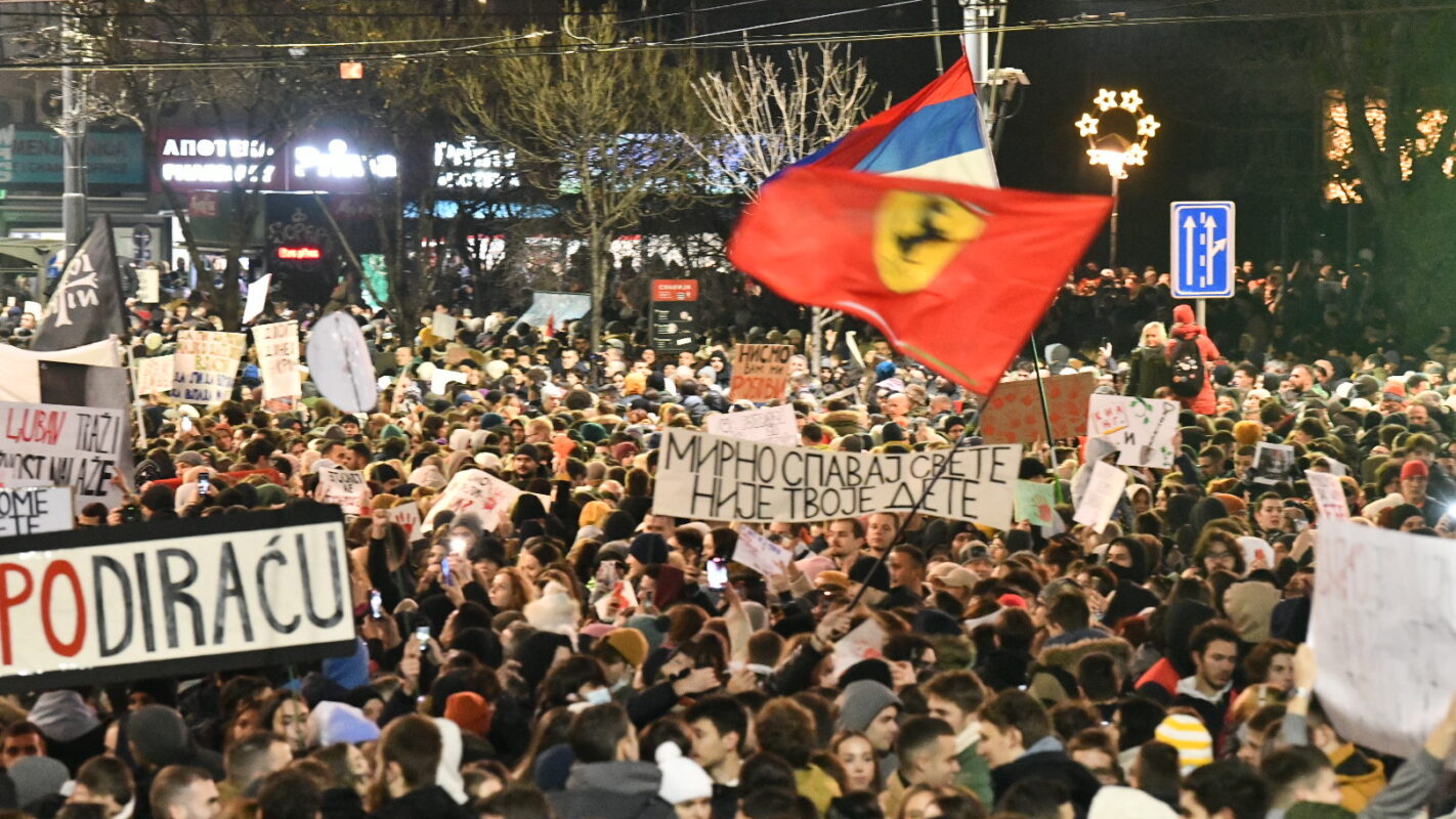 Najbolji transparenti s protesta na Slaviji