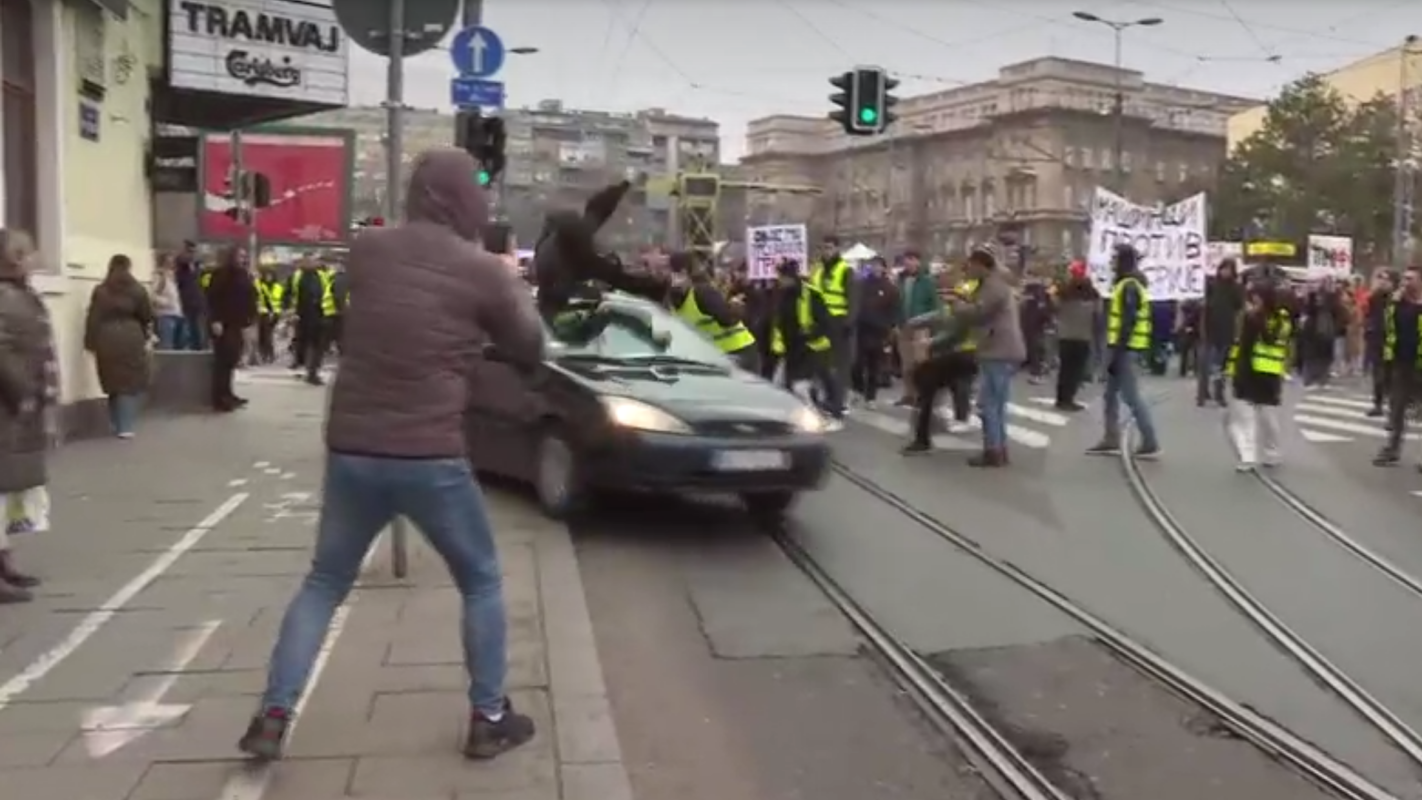 Uhapšen vozač koji udario studentkinju na blokadi u Ruzveltovoj