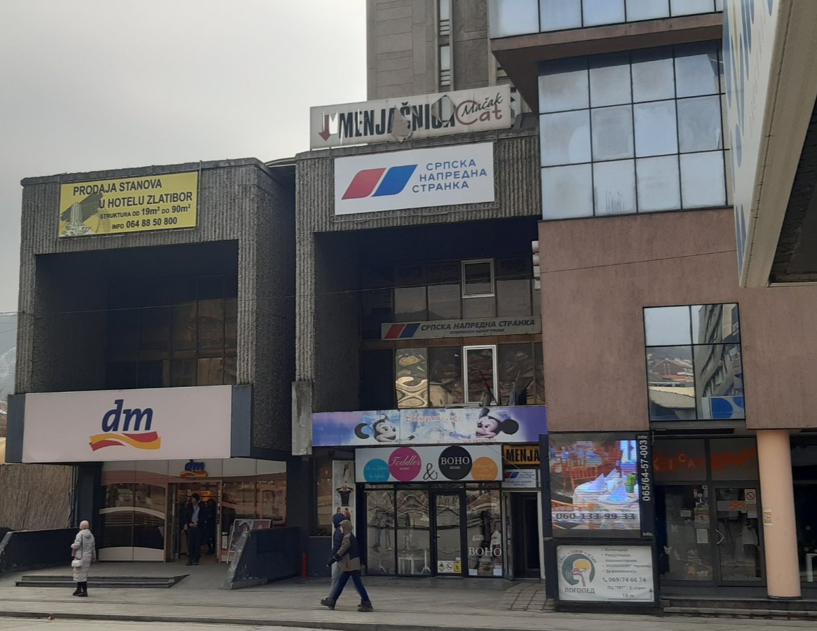 Užički naprednjaci: “Pa, neće moći na Vučića, na prostorijama stranke ...