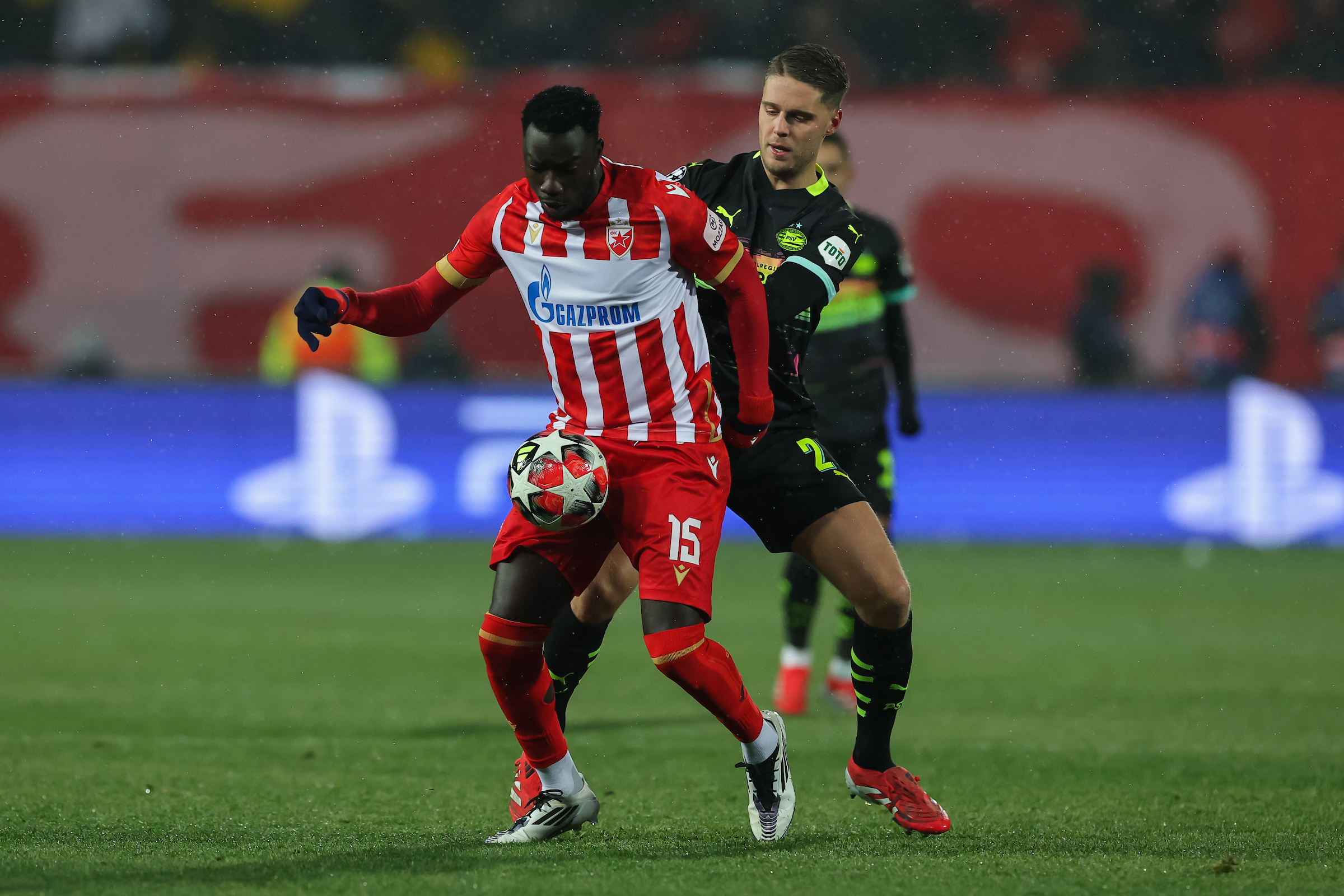 Prva dva gola na utakmici Crvena zvezda - PSV