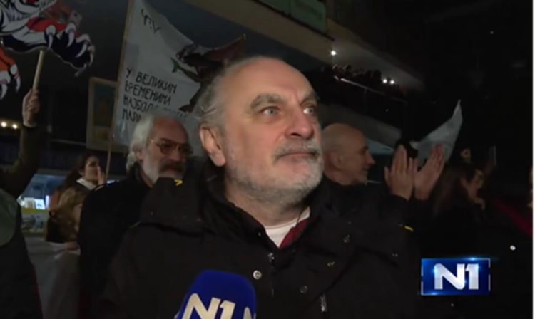 Radnik RTS Milan Stanić sišao među studente i priključio se protestu