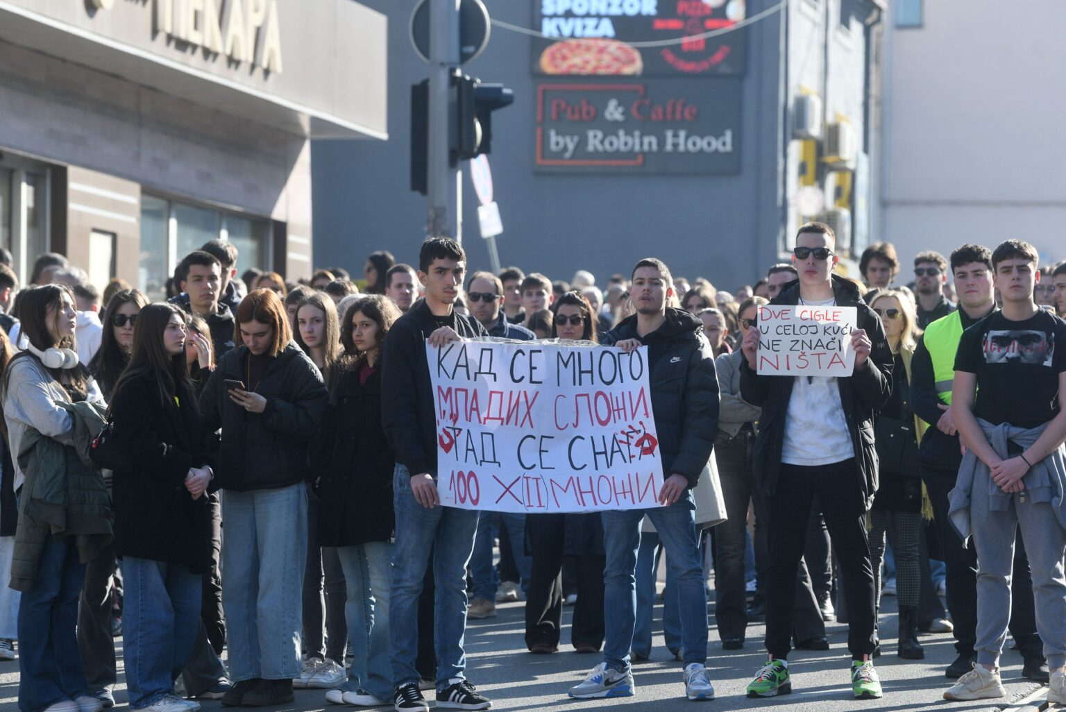 Ministarstvo prosvete pozvalo na sastanak direktore škola u blokadi