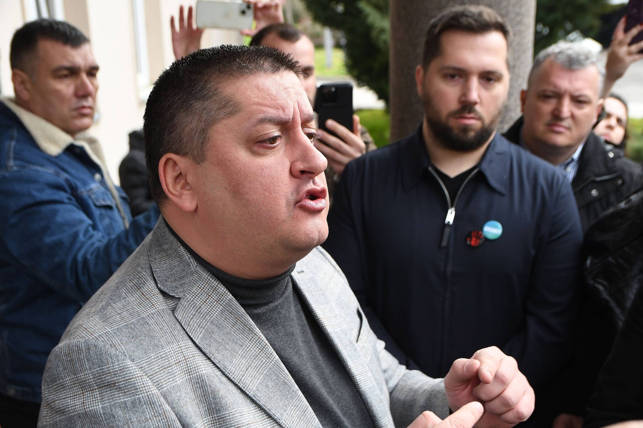 Video od Đura, pa potrčao i on: Pogledajte kako ljutiti direktor ...