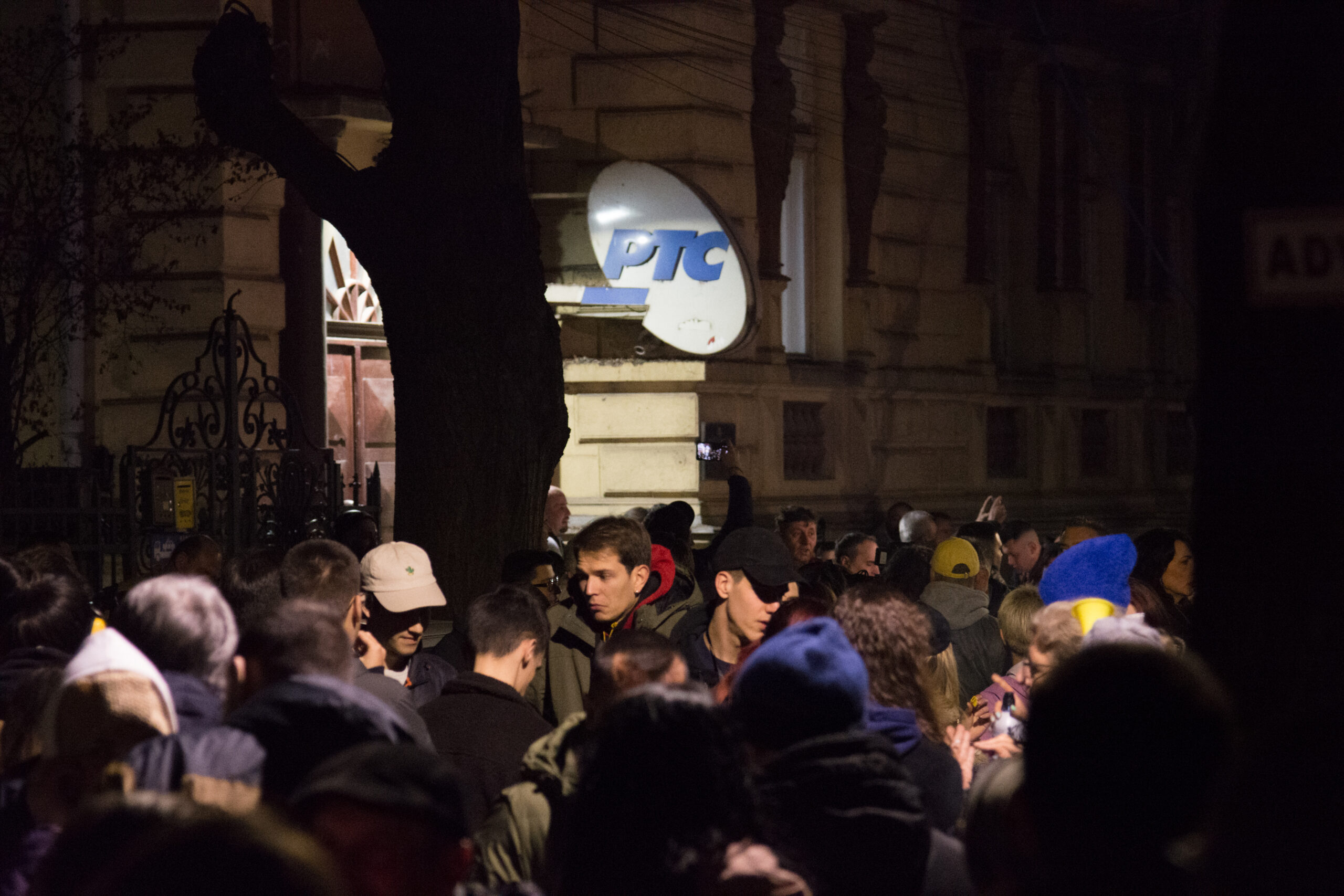 BLOG Studenti, građani i novinari na skupu podrške dopisnicima RTS-a u ...