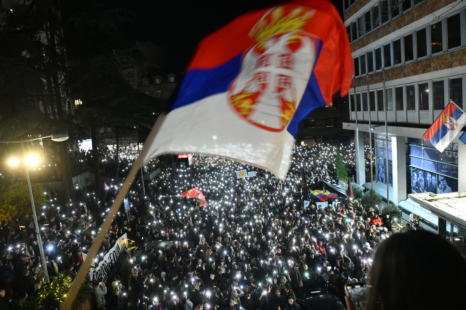 BLOG „Ko ne skače, taj je ćaci“ – susret studenata u blokadi i studenata 2.0 kod Pionirskog ...